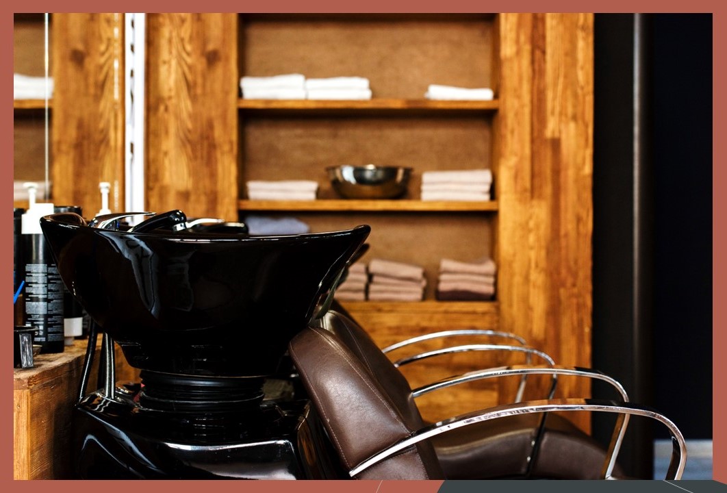 Creează un Spațiu Modern și Atractiv cu Design Interior pentru frizerie ...